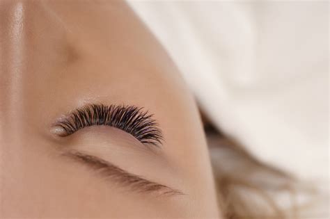 속눈썹 연장 절차 긴 속눈썹 매끄러운 건강한 피부로 아름다운 여성 눈의 가까이 보기 가까운에 대한 스톡 사진 및 기타 이미지 가까운 건강관리와 의술 건강한 생활방식