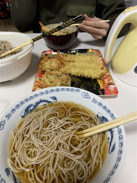 一般的女子大生 On Twitter 中央大学文学部生の家でそば食べてる。多摩モノレール初めて乗ったけど高い😡