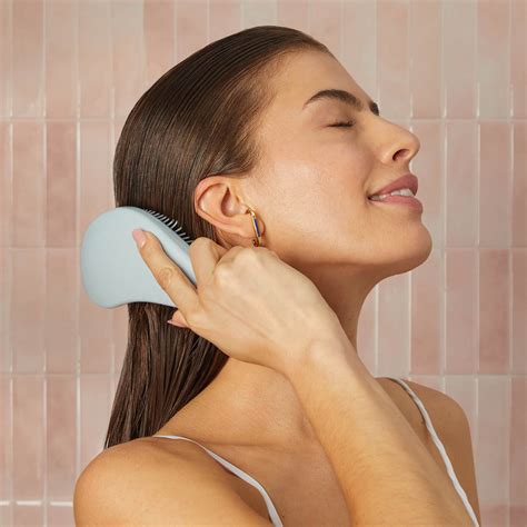 Leave In Conditioner And Brush Bundle Kitsch