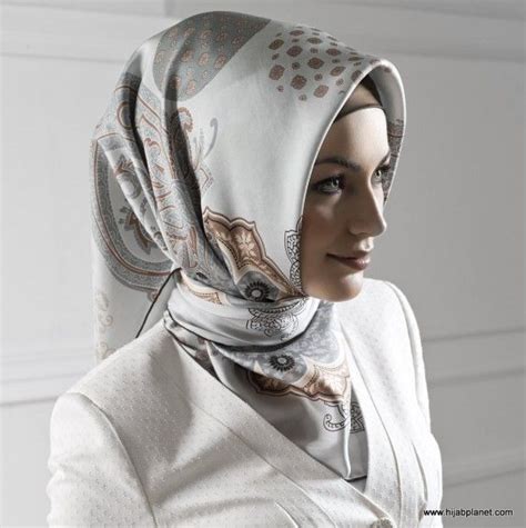 Pin By Alessandra On Style Iii How To Wear Hijab Muslim Women