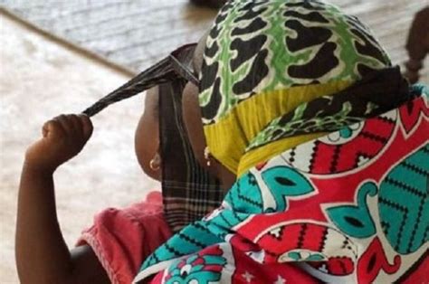 Ngeri Wanita Ini Dijadikan Budak Seks Layani Pria Tiap Hari Dan Lahirkan Sendiri Bayinya