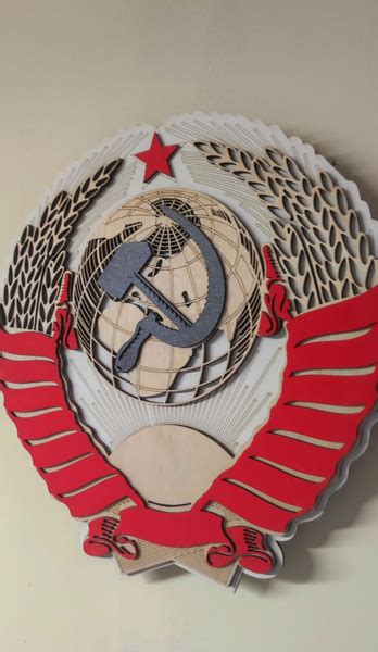 Украшение настенное интерьерное Герб СССР деревянный купить по доступным ценам в интернет