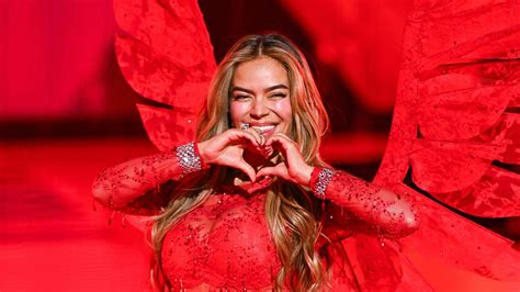 Victorias Secret Escoge A Karol G Para Su Lavado De Cara La