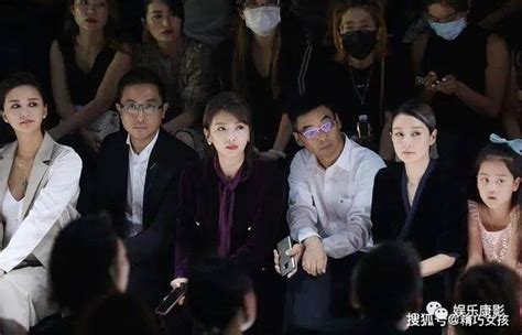 三美同台马伊琍换新发型气场强，刘涛被衬得没气场，张歆艺好诱人气质西装身材