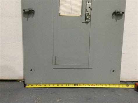 Ge General Electric 100 Amp 120208v 3 Phase 4 Wire Panelboard Enclosu