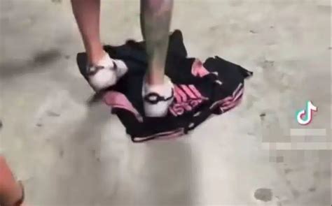 ¡virales Por Bailar Y Pisotear Playera De Lionel Messi Aficionados De