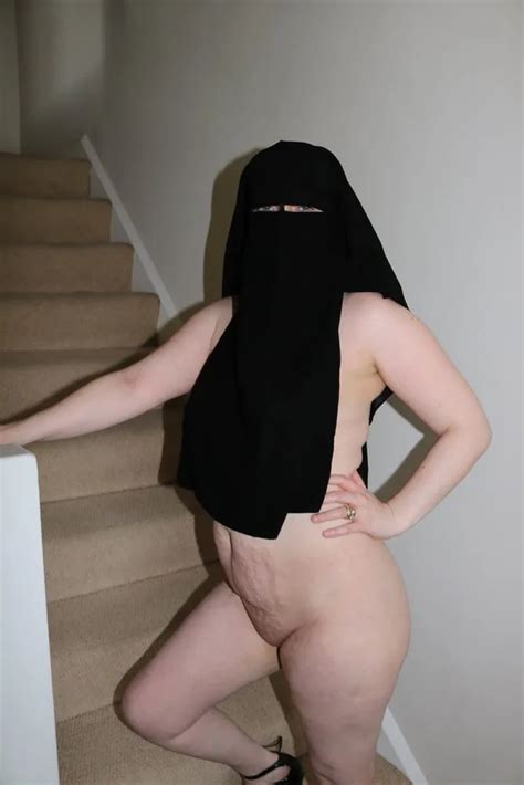 Niqab Wife Posing Nude In Strappy High Heels Nude Pics Xhamster