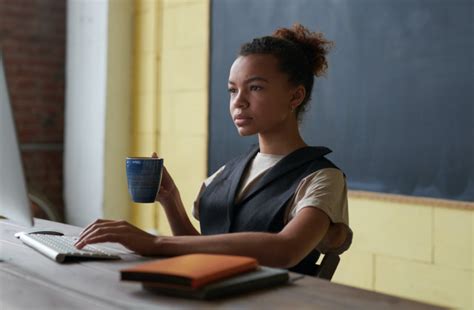 15 Elegant Outfit Ideas For Teachers The Frisky