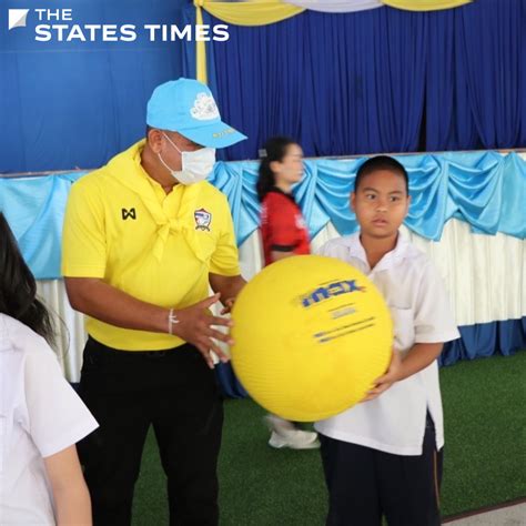 ทัพเรือภาคที่ 1 มอบอุปกรณ์สนับสนุนกิจกรรมนันทนาการ ณ โรงเรียนชุมชนบ้านบางเสร่