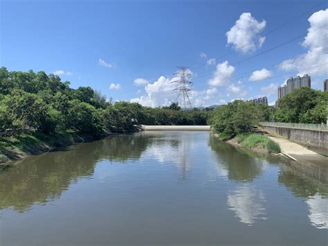 渠務署2006年在元朗以南建成一條「運河」—元朗排水繞道，以紓緩元朗市中心的水浸威脅。