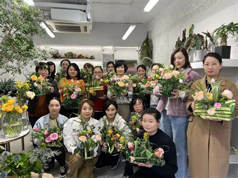 致敬“她”力量 巾帼绽芳华澎湃号·政务澎湃新闻 The Paper