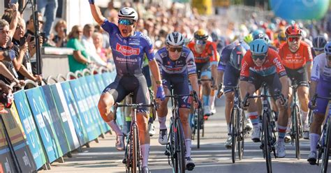 Jasper Philipsen Blijft Maar Winnen Belgische Sprinter Troeft Kooij En