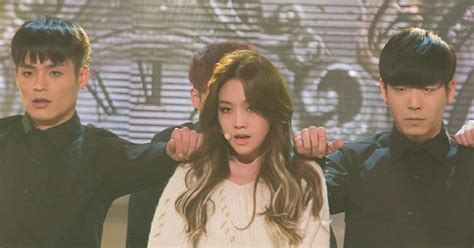 [포토] 민아 아슬아슬한 하의 실종~