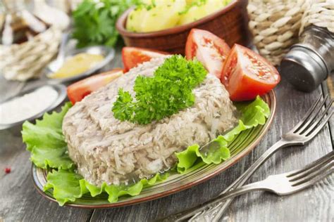 Saftiger Aspik Mit Hähnchenfleisch Zwiebeln Und Karotten