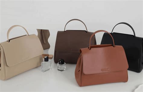 당일출고 프리미엄 천연 소가죽 3way 데일리 소프트 싱글 플랩백 직장인 대학생 여행 데이트 하객룩 중요한 모임 데일리룩 에이블리