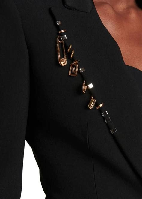 Pin By Dasoy On Как носить 🧣 In 2024 Abayas Fashion Fashion Details Fashion