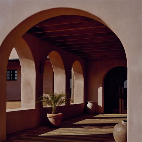 Hinterland Editorial Trenery