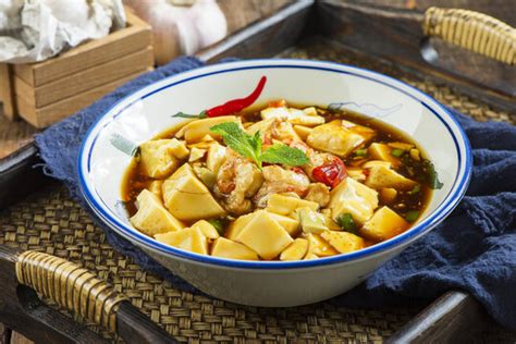 龙虾仁烩黑豆腐 中国菜系 食品餐饮 摄影 汇图网www huitu