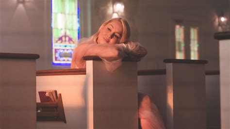 Raelynn Official Website
