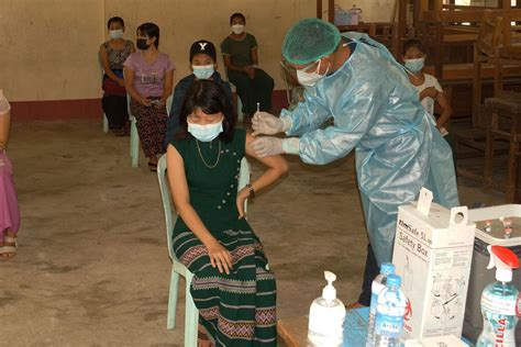 ဇေယျာသီရိမြို့နယ်တွင် အသက် ၁၂ နှစ်အထက်ရှိသူ ကျောင်းသား သူများအား ကိုဗစ် ၁၉ ကာကွယ်ဆေးဒုတိယနေ့ဆက