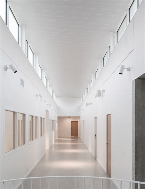 Levitt Bernstein And Tkmt Cover Neutron Research Centre In Metal Fins