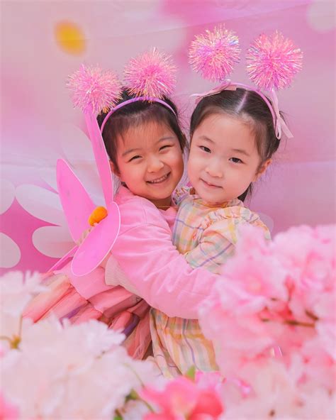 한국예술유치원ㅣ대구 수성구ㅣ언어중점ㅣ특별활동 💖 사랑스러운 Pink Day 💖 핑크 드레스 코드를 맞춰 입고 핑크빛 세상에서 신나게 놀았답니다 🌸 포토존에서 친구들과