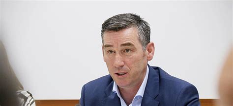 Весели со закани за можно поништување на дозволата за Вучиќ за посета на Косово Civilmedia