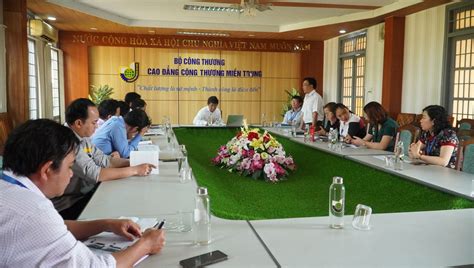 Vinfast Xây Dựng Trạm Sạc điện Nhanh Kết Hợp Bãi đỗ Xe Tại Mitc