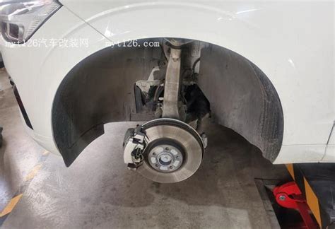 2019款沃尔沃XC60更换刹车片 myt126汽车改装网