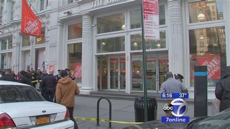 2 Dead After Shooting At Home Depot Store In Manhattan Abc7 New York