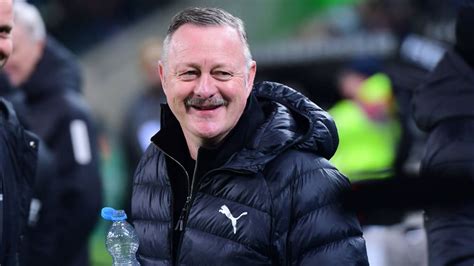 Neuer Vertrag Virkus Spricht Von Guten Vibes Kicker