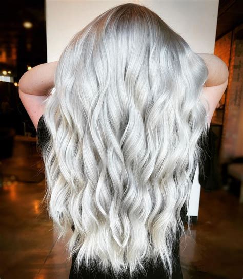 40 Silver Hair Ideas For A Dazzling And Sophisticated Look