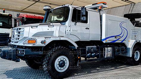 قهرمان صحرا در خلیج فارس کامیون بنز عکس