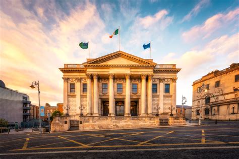 City Hall Dublins Majestic Landmark Captured In Stunning Sunshine