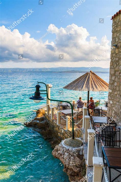 Restaurante Croata Na Ilha De Brac Puzzle Online