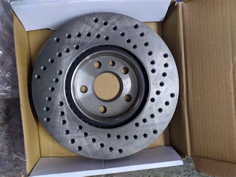 Тормозные диски с перфорацией — Volvo S60 (2G), 1,6 л, 2011 года ...