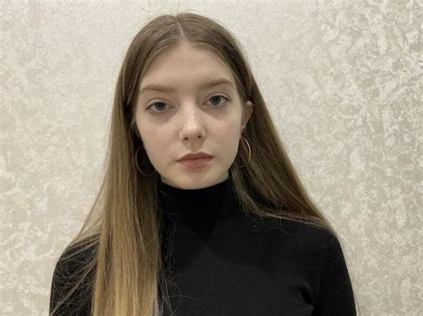 Who Is She And Where To Find Her Now She Use To Cam Under The Name SELENANEWOLF Reply