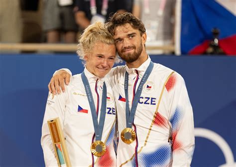 Olympics Fans Want A Hallmark Movie About The Alleged Exes Who Just Won