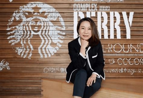 加拿大鹅任命星巴克中国董事长为新董事；安踏去年收入大涨近39品牌octolanvin