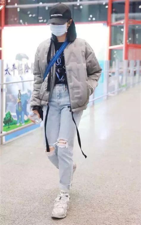 宋茜病後首現機場，戴口罩低調，網友：這身材比例不輸超模！ 每日頭條