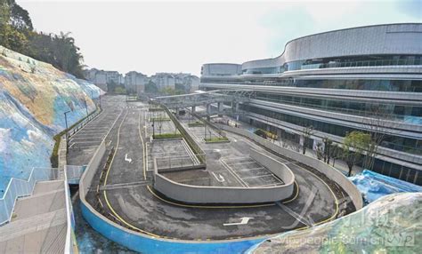 重庆：多措并举缓解停车难题 人民图片网