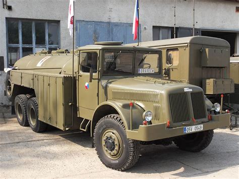 Pin by Miroslav Jankovský on a | Vintage trucks, Trucks, Vehicles