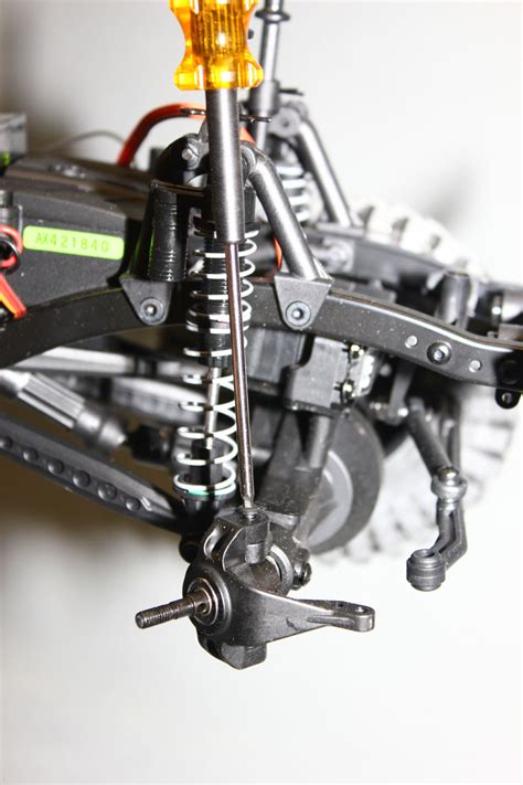 Install STRC Upgrades On The Axial SCX10 Rubicon