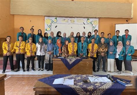PEMAPARAN PROGRAM KERJA MAHASISWA KKN XXX UNWAHAS DI BALAI DESA GONDANG
