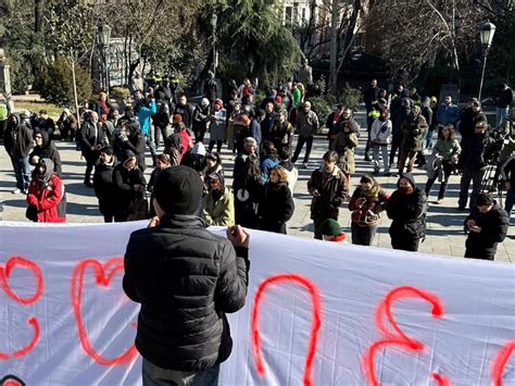 თბილისის სახელმწიფო უნივერსიტეტთან აქცია მიმდინარეობს პროტესტის მონაწილეები კეკელიძეზე