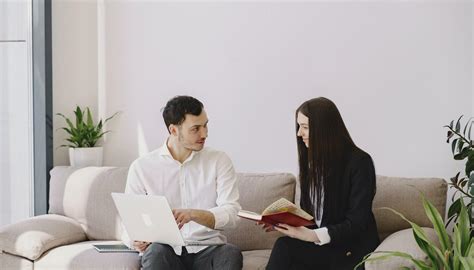 Project Management Lessons Learned Knowledge Train