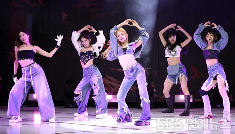 [e포토] 르세라핌 더 단단해진 5인 체제 무대