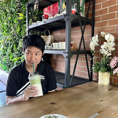 แต่งโต๊ะคอมกัน ขอไอเดียการจัดโต๊ะคอมกว้าง 100 หน่อยค่ะ ไม่อยากเอา Cpu ไว Facebook