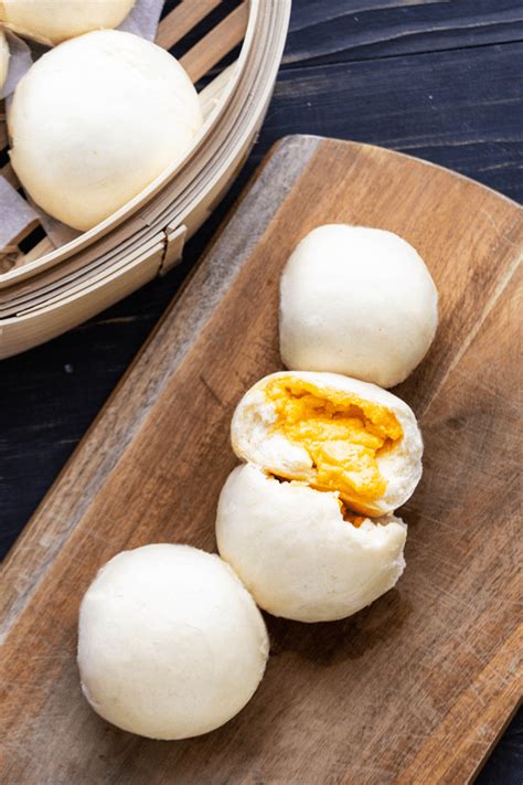 Liu Sha Bao Molten Custard Salted Egg Buns 流沙包 Wok And Kin