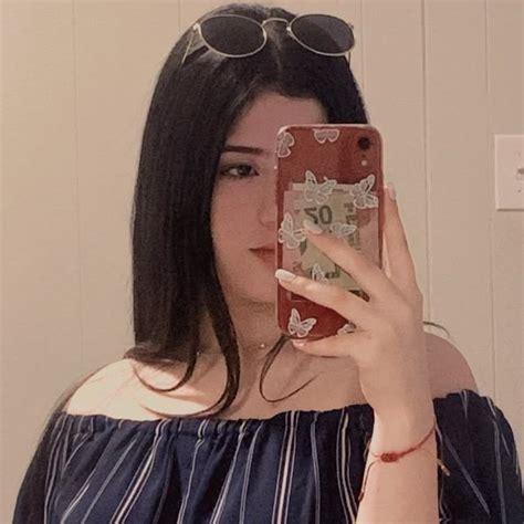 Nahomy M Reyes Nahomy Nx Threads Say More